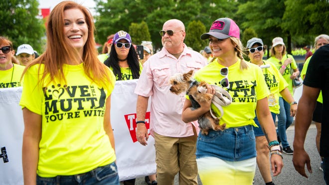 A $250,000 donation from Miranda Lambert's MuttNation helps 'a whole ...