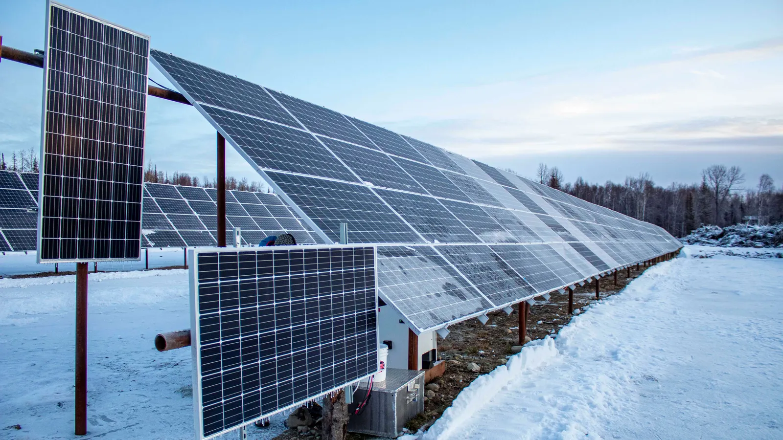 Scientists create snow-proof solar panels that can work in all weather ...