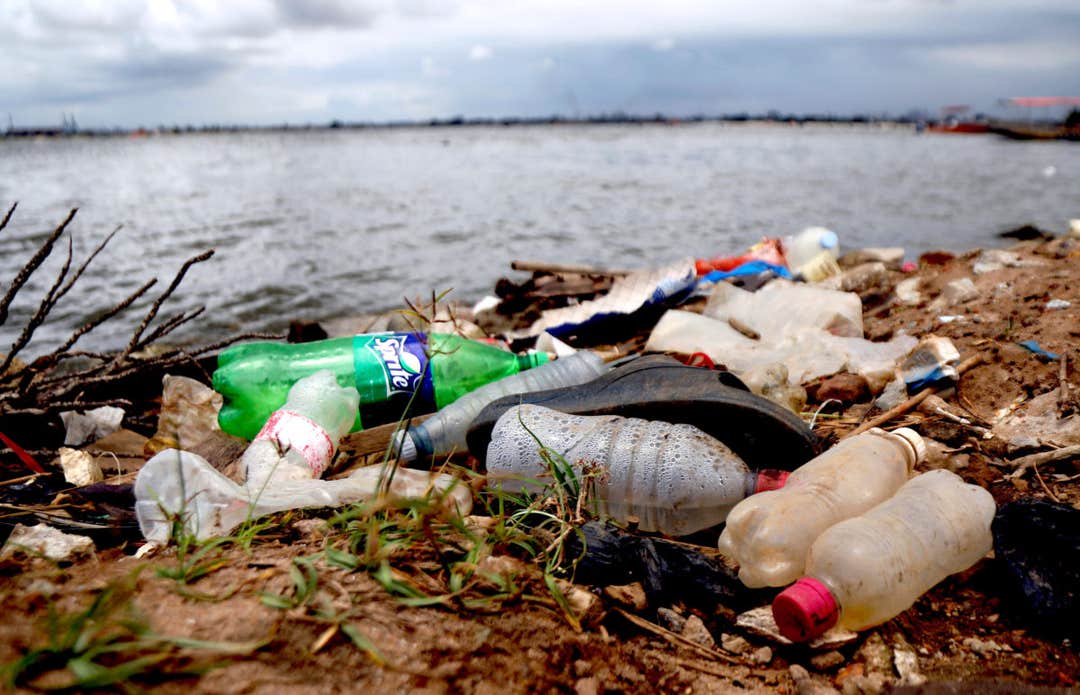 Groundbreaking chemical process converts plastic waste into electronic ...