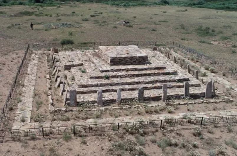 Archeologists discover 3,000 year old pyramid from the Late Bronze Age ...