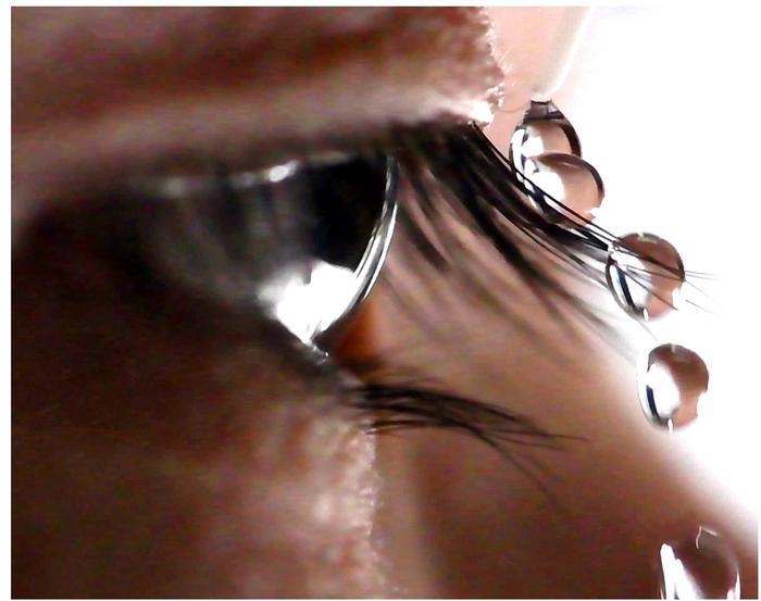 Study reveals how eyelashes improve your vision - The Brighter Side of News