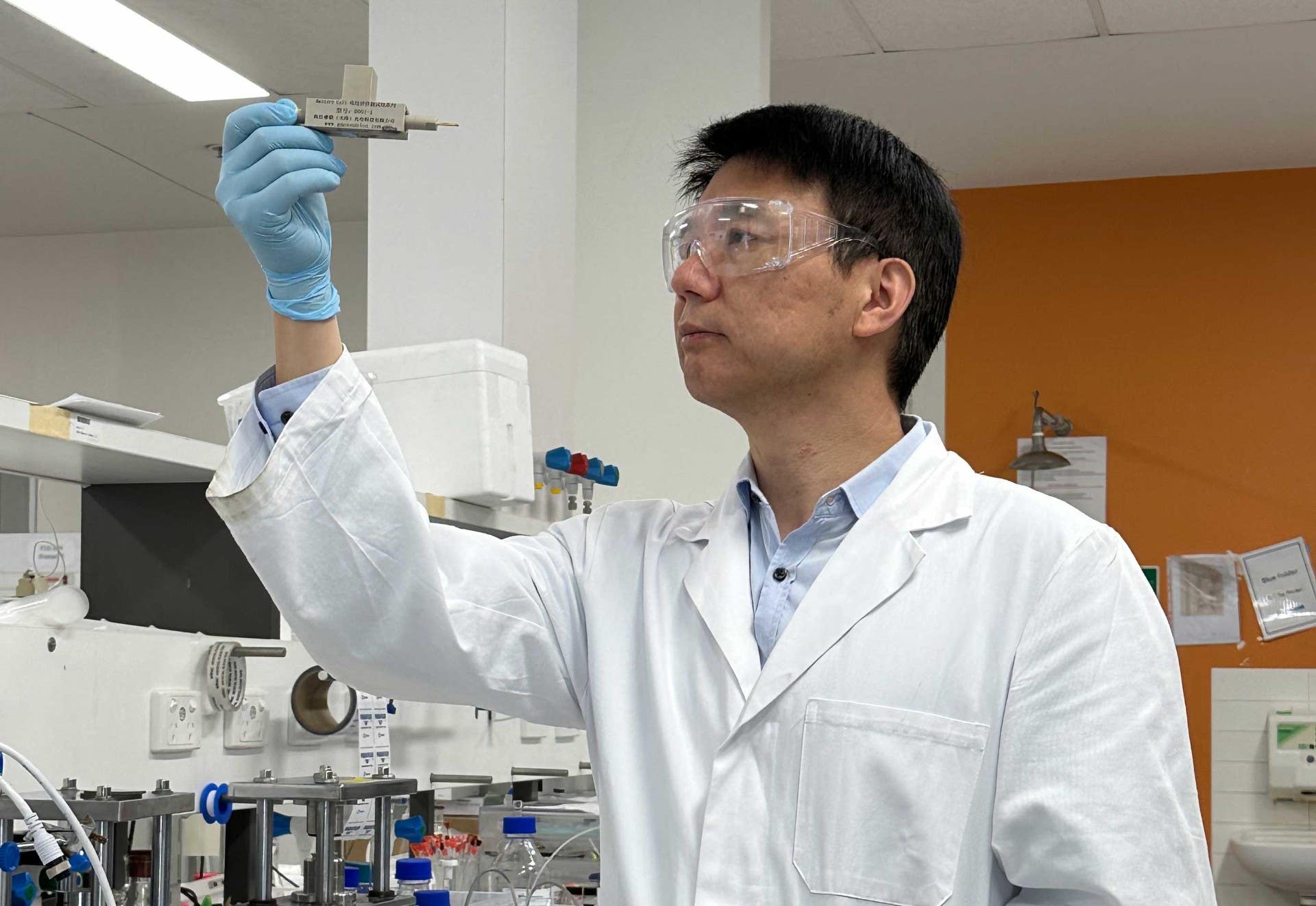 Proton batteries offer safer, faster charging than lithium-ion - The ...