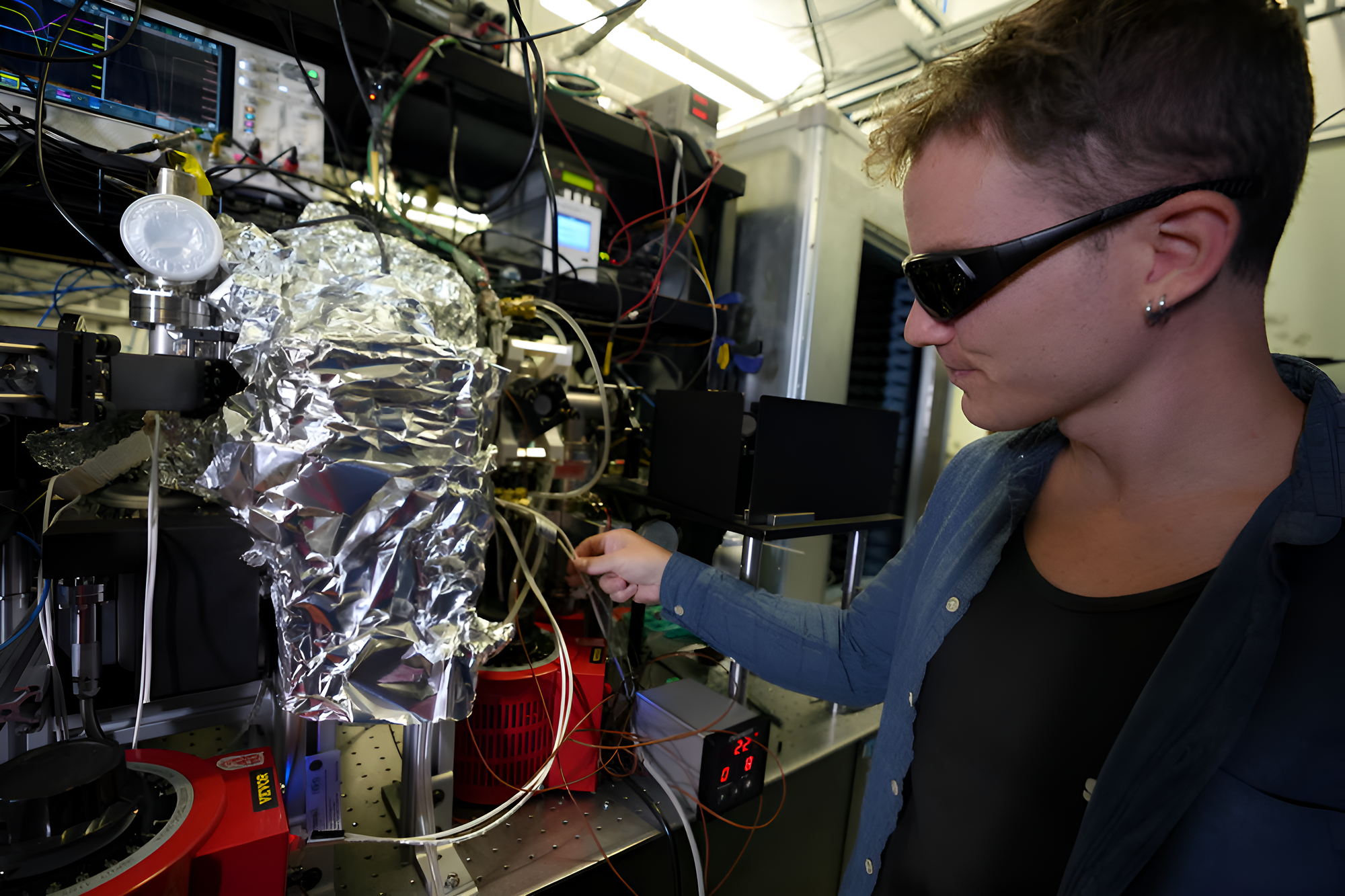 Next-gen quantum thermometer revolutionizes how we measure heat - The ...