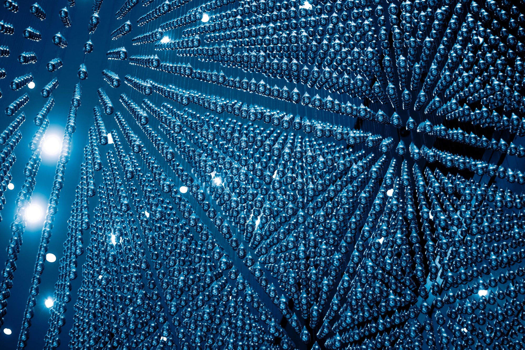 Physicists prove simplest quantum paradox using pulses of light in 37 ...