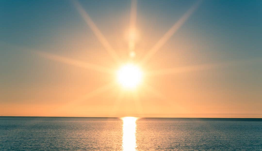 Sunlight’s hidden electric field linked to faster water evaporation ...