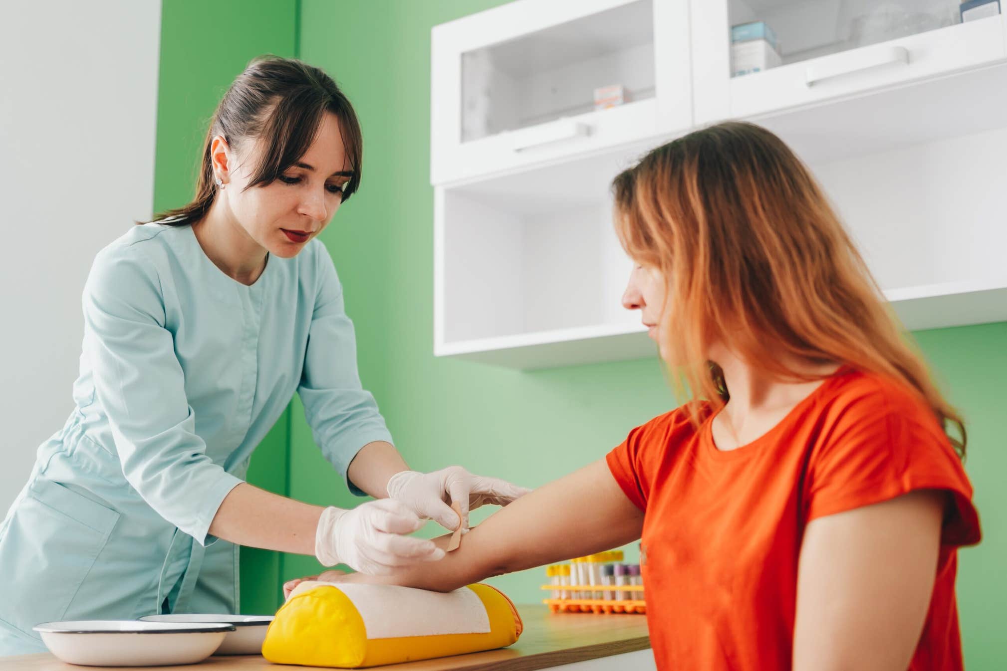 Lifesaving new antibody blocks 98.5% of all known HIV strains - The ...