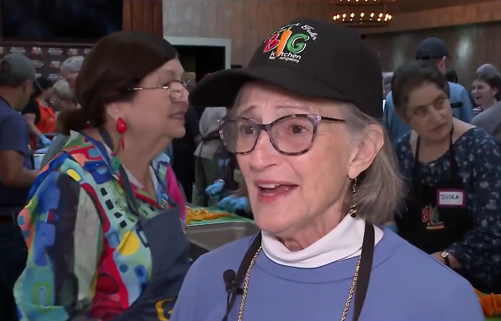 Los Angeles woman celebrates 80th birthday by feeding the community ...