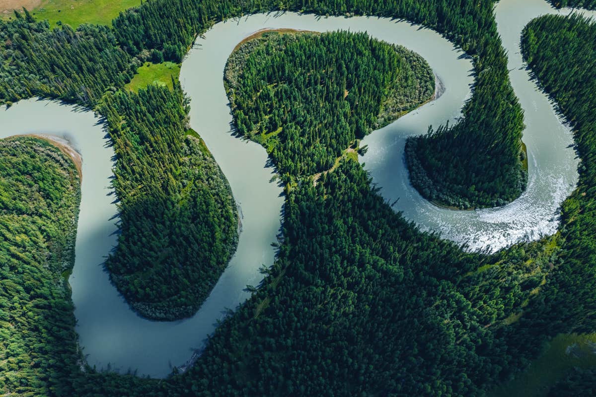 Meandering rivers existed before land plants appeared, Stanford study ...